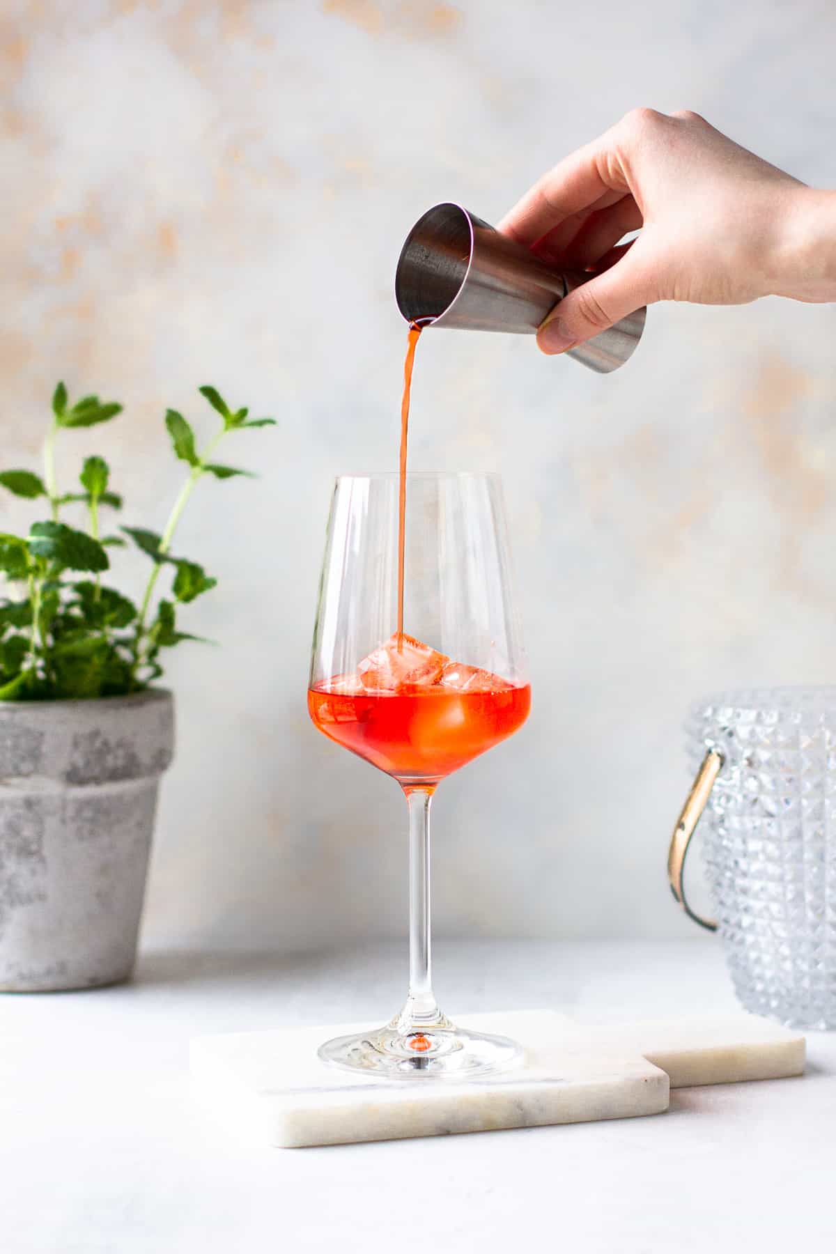 Refreshing Aperol Tonic (Without Prosecco) - Cooking With Elo