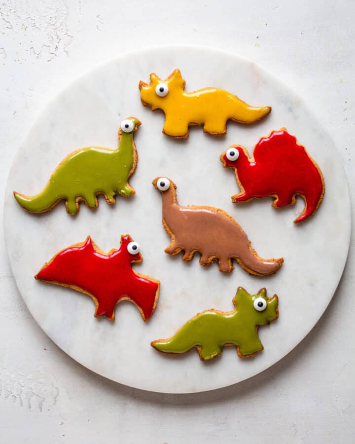 How To Color Icing Without Food Coloring (Plant-Based) - Cooking With Elo