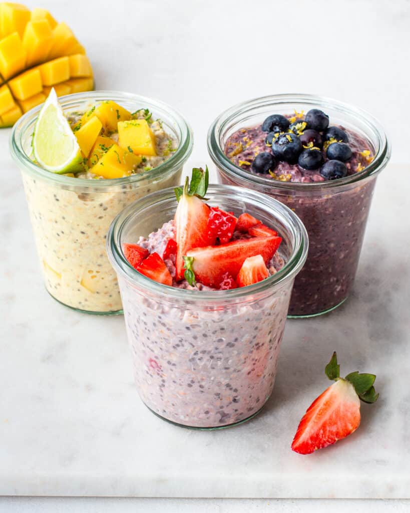 Overnight Oats With Fruit (Strawberry, Mango, Blueberry) - Cooking With Elo