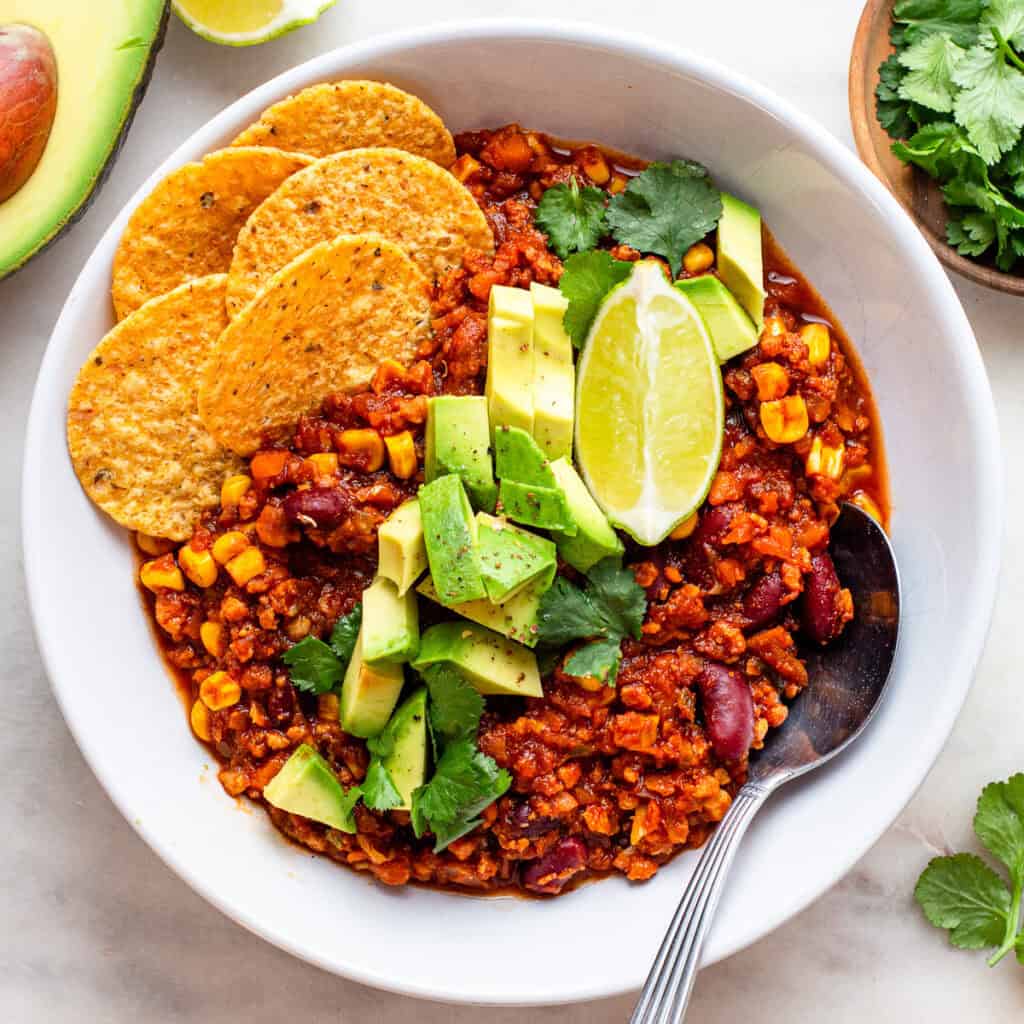 Easy TVP Chili Recipe (With Soya Mince) - Cooking With Elo
