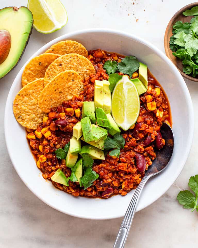 Easy TVP Chili Recipe (With Soya Mince) - Cooking With Elo