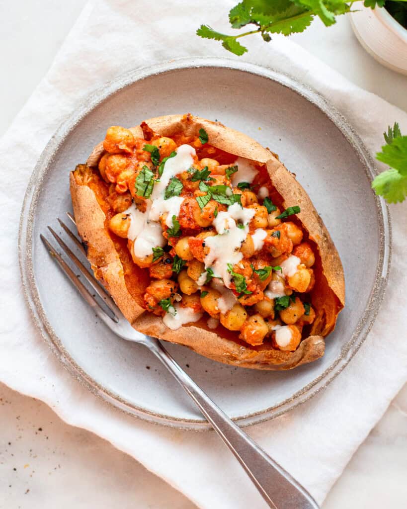 10-Minute Harissa Chickpeas - Cooking With Elo